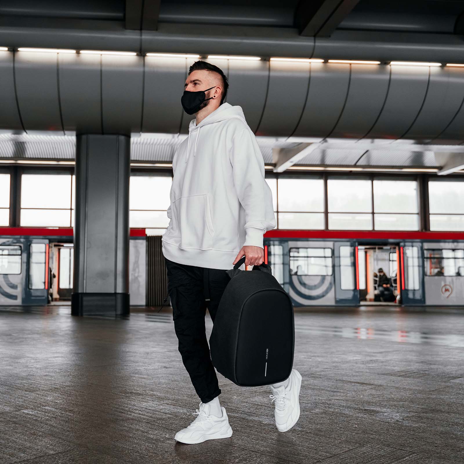 Купить Рюкзак XD Design Bobby Hero Regular недорого в интернет-магазине ...