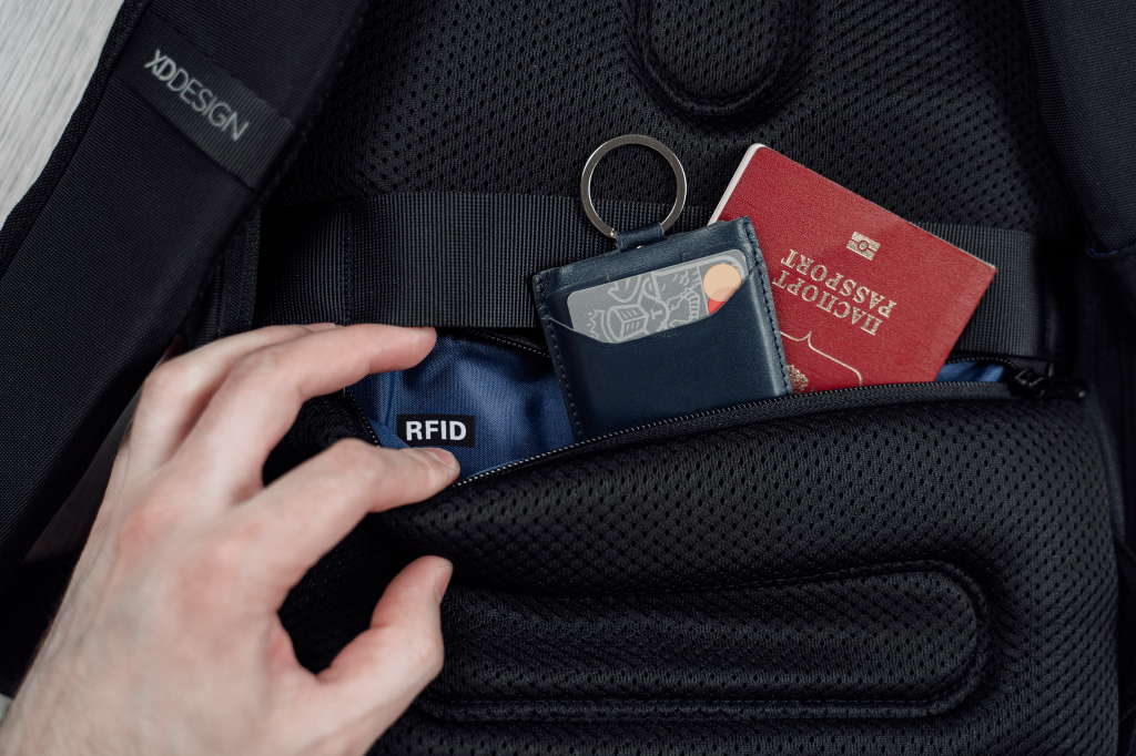 Купить Рюкзак для ноутбука до 15,6 дюймов XD Design Flex Gym Bag ...
